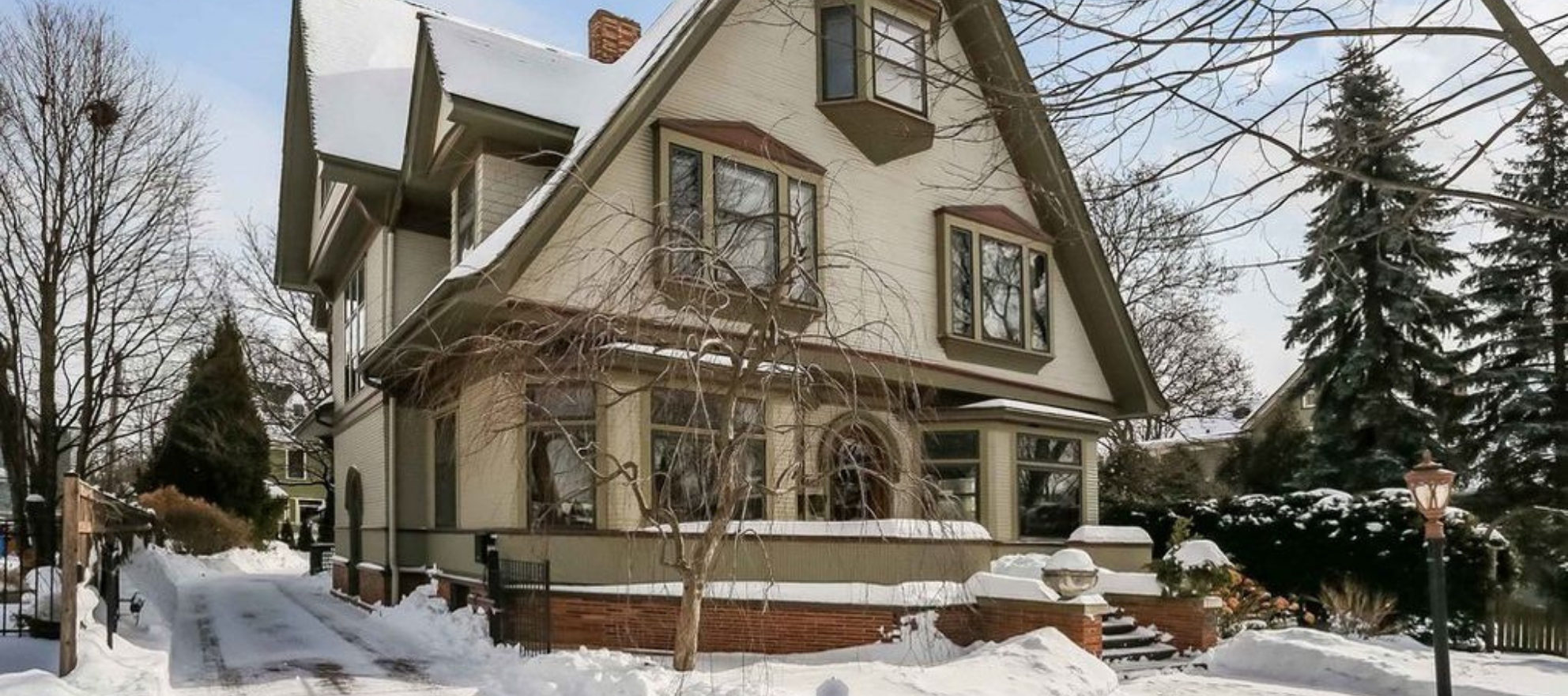 Frank Lloyd Wright's Prairie Cabin Can Be Yours For $1.2M - Inman